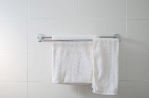 Where To Hang Wet Towels In Small Bathroom? (Detailed Guide)